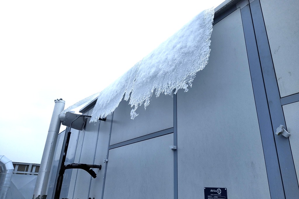 How to Fix Gutter Drainage Overflow, Leaks, & Clogs - Austin Gutter King